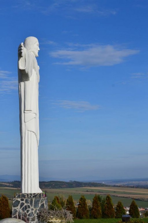 Socha Krista na vrchu Grapa